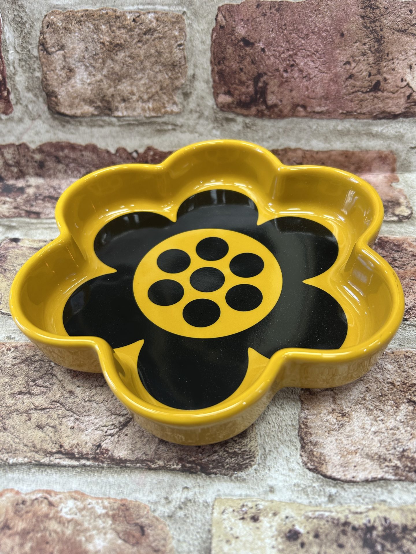 Magpie X Hornsea Trinket Tray Yellow Geo Flower – Then, quirky and ...